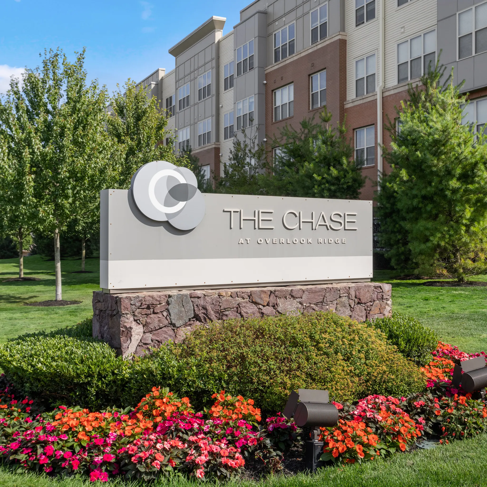 Luxury Revere Apartments | The Chase at Overlook Ridge